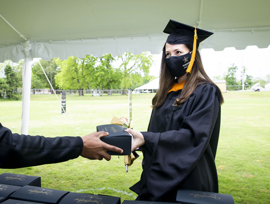Special ceremonies celebrate students who graduated last year - VUMC News
