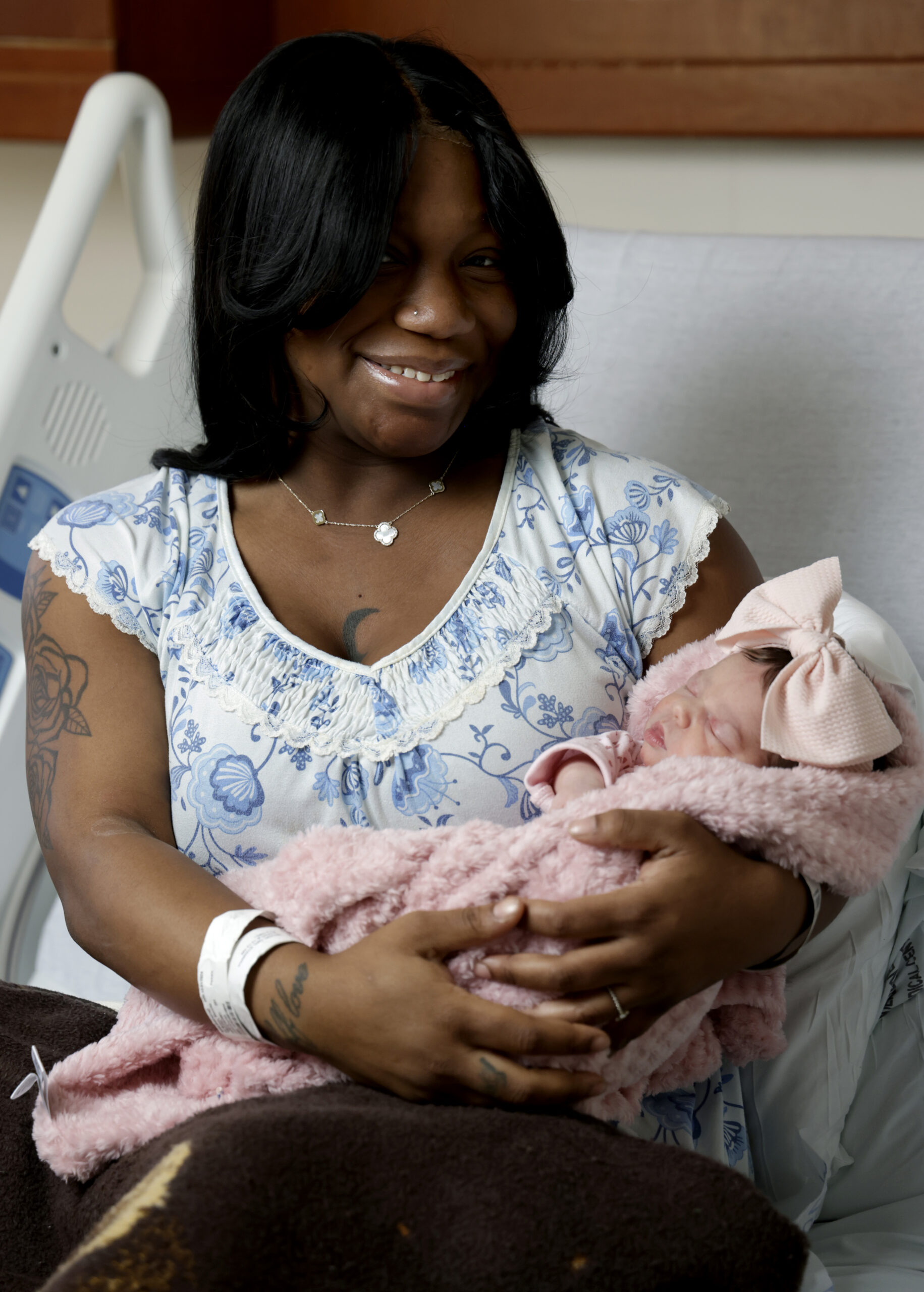 2025 New Year's baby Siora Ray arrives only 12 minutes after midnight ...